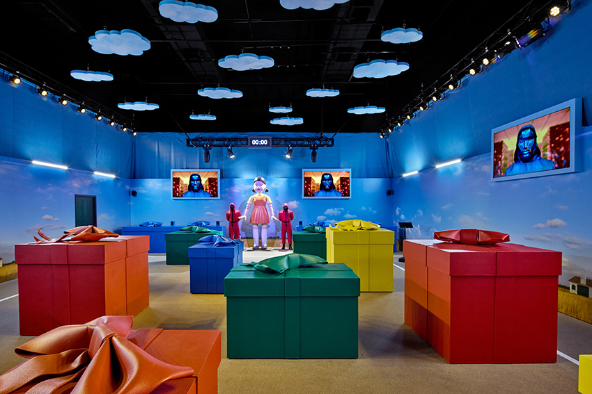 Clemons-NetflixHouse-Squid-Game-Red-Light-Green-Light-REVISIONS-0587 ...